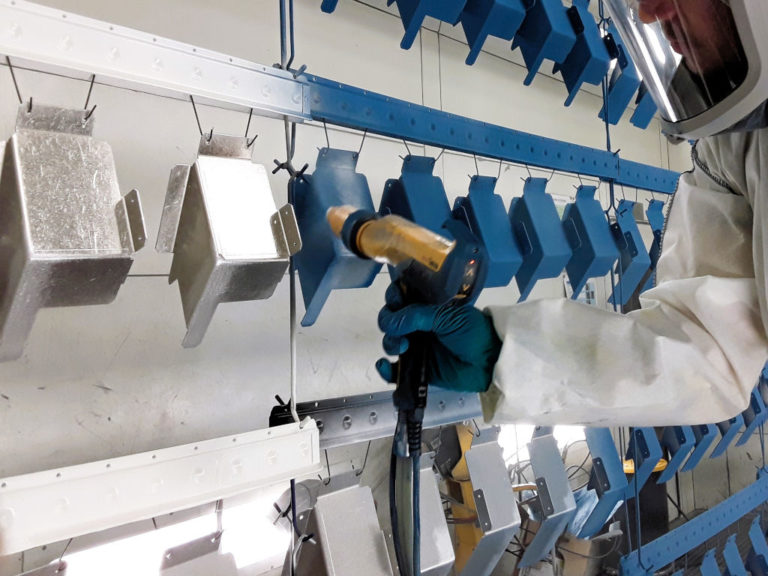 Traitement SurTec 650 sur pièces en aluminium - QUALICOLOR